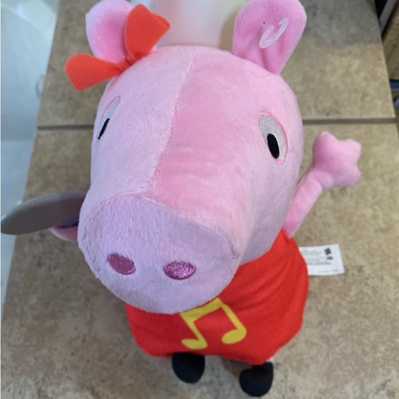 Hasbro | Toys | Hasbro Peppa Pig Oink Talkingsinging Plushstuffed Pig ...